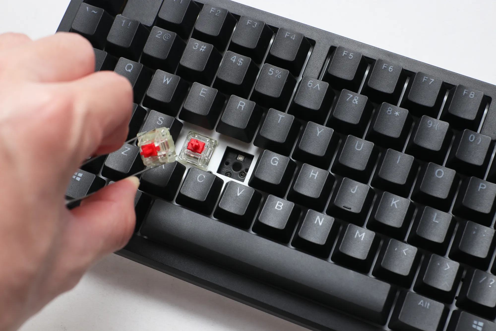 Ducky Keyboard Zero 6108 100% Mechanical Wireless Keyboard; RGB; USB 2. ...